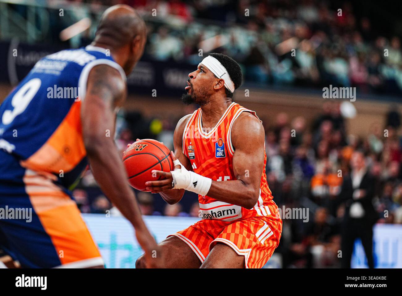 Wurf Justin Simon (Ratiopahrm Ulm, #15) GER, Rostock Seawolves vs ...