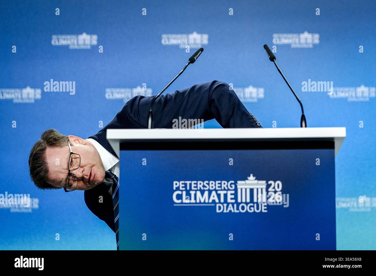 dpatop - 21 April 2026, Berlin: Carsten Schneider (SPD), Federal ...