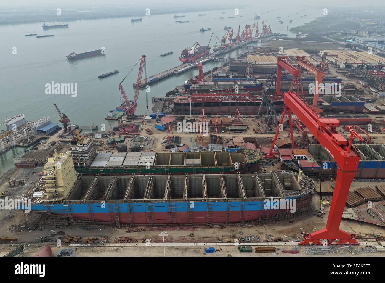 A shipyard along the Yangtze River in Yangzhou, east China's Jiangsu ...