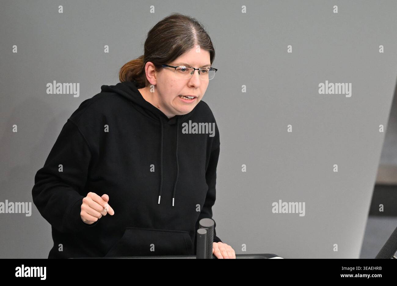 Berlin, Germany. 22nd Apr, 2026. Sonja Lemke (Die Linke) speaks during ...