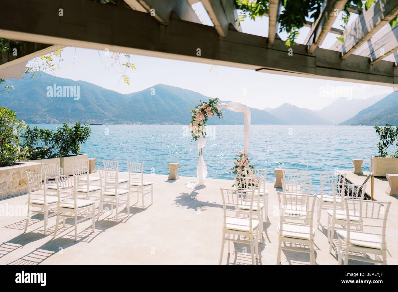 Romantic scene outdoor hi-res stock photography and images - Alamy