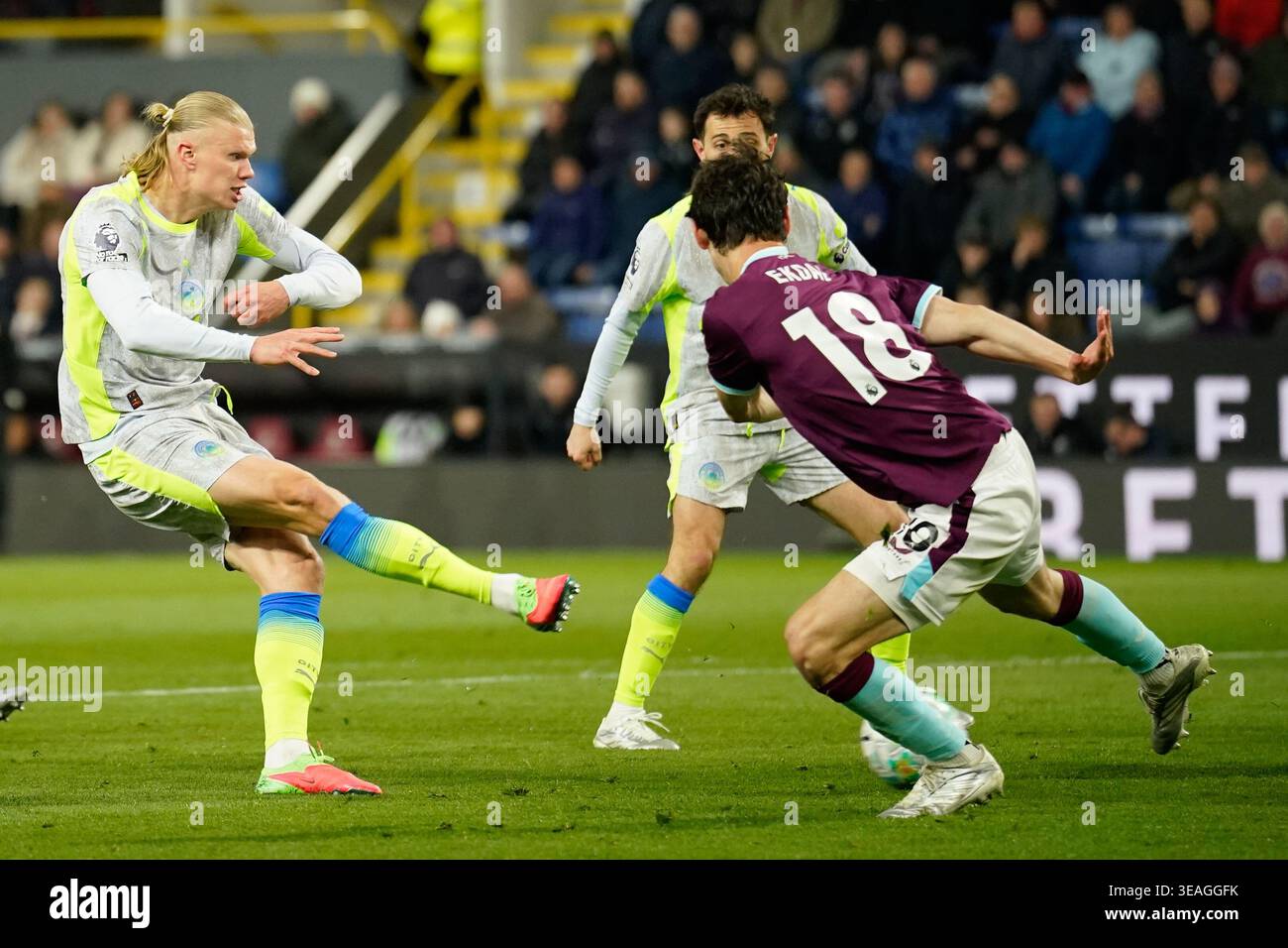 Manchester City's Erling Haaland shoots during the Premier League ...