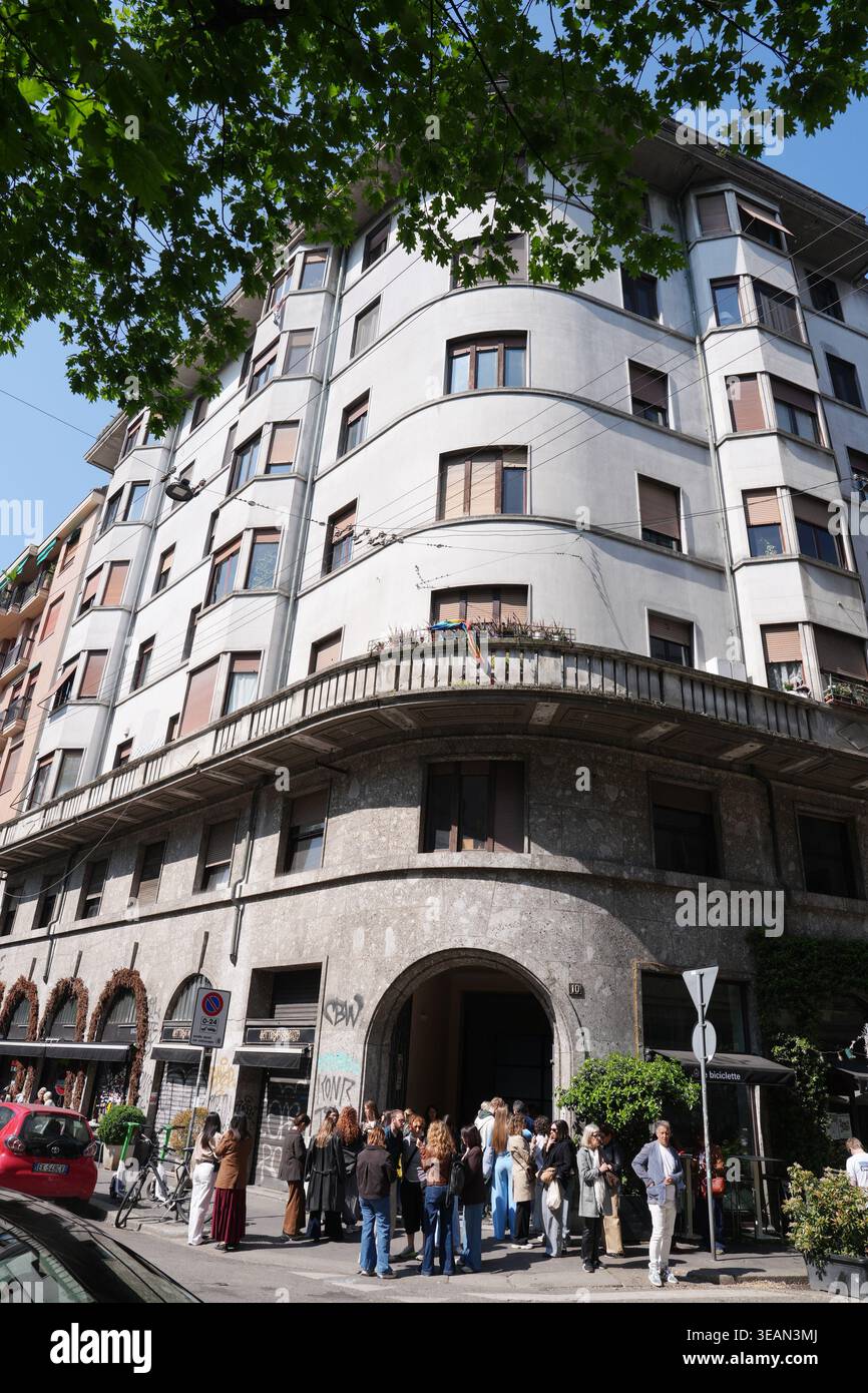 Milan, Casa Ornella, Apartment in Via Conca del Naviglio, 10, for Milan ...