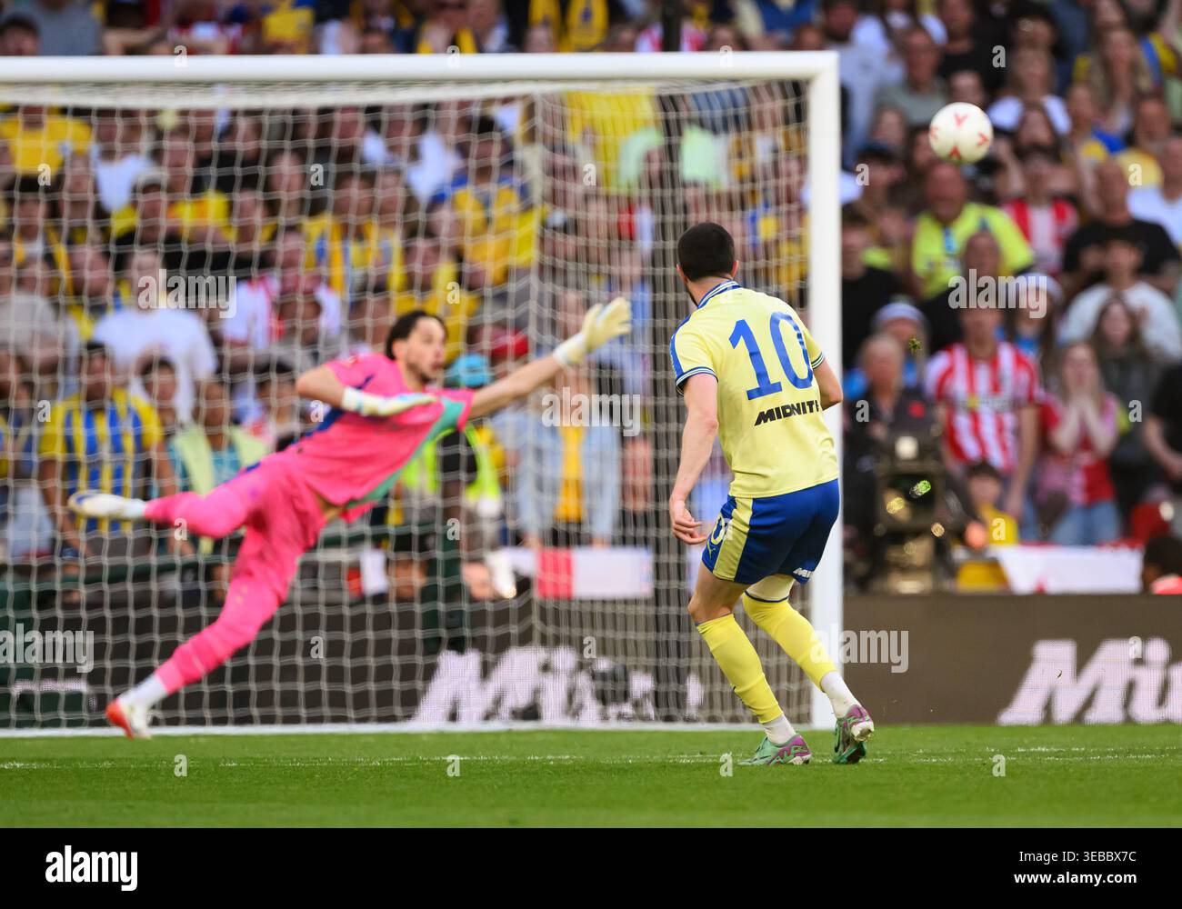 London, UK. 25th Apr, 2026. Manchester City v Southampton - FA Cup Semi ...
