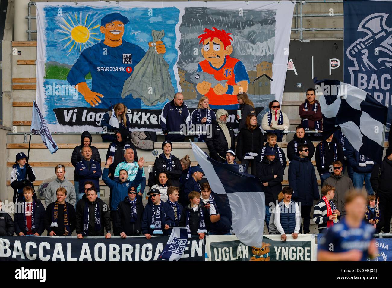 Ålesund 20260426. KBK-supportere med TIFO under eliteseriekampen i ...