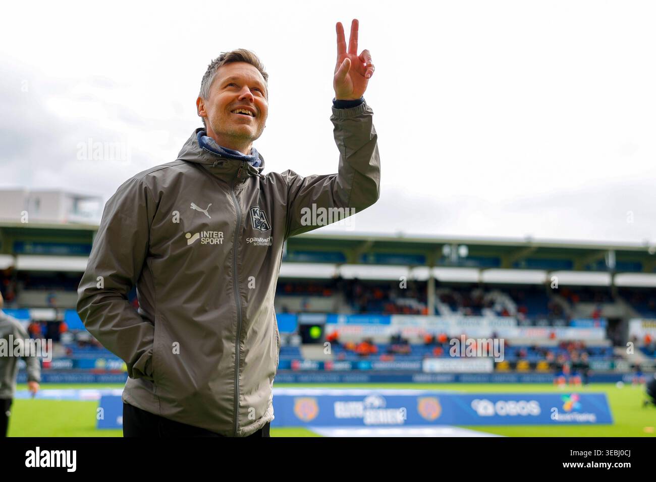 Ålesund 20260426. Kristiansunds trener Amund Skiri før eliteseriekampen ...