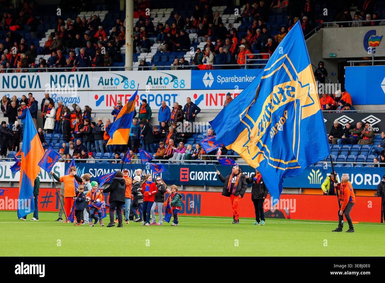 Ålesund 20260426. Aalesunds supportere før eliteseriekampen i fotball ...