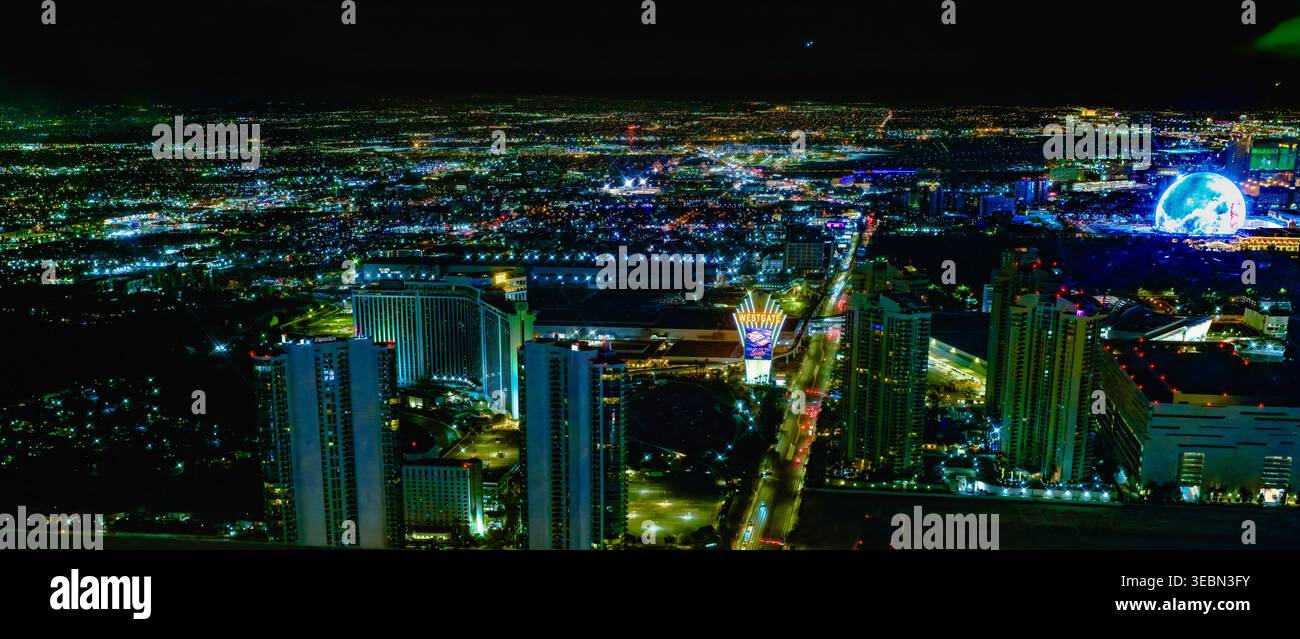 Night panorama of the Las Vegas skyline from the Strat Tower ...