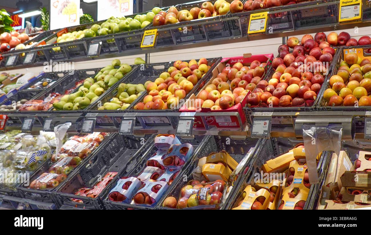 Im Supermarkt Abt. Obst und Gemüse - gesehen in Braunschweig am 27.04. ...