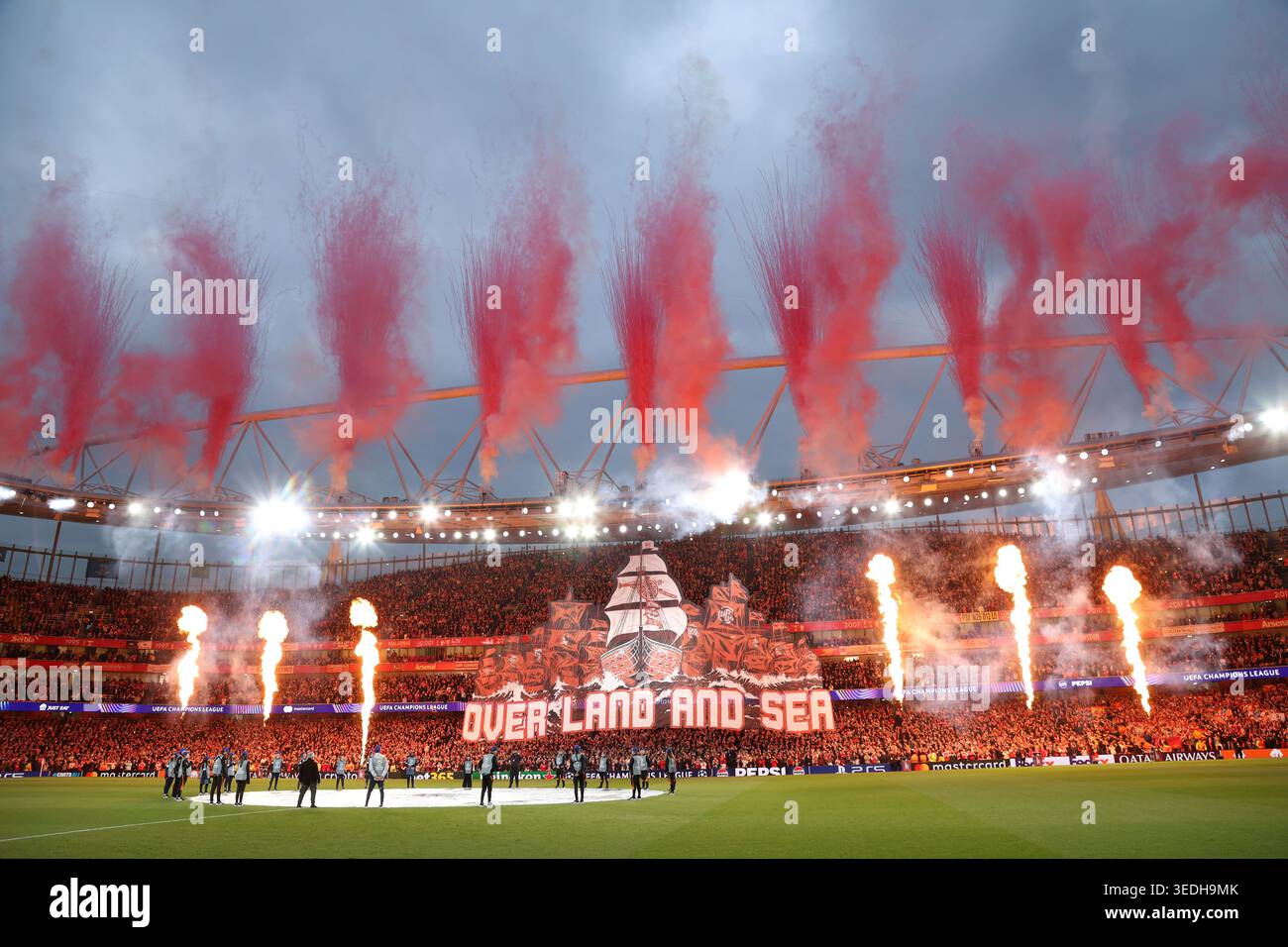Arsenal champions league tifo hi-res stock photography and images - Alamy