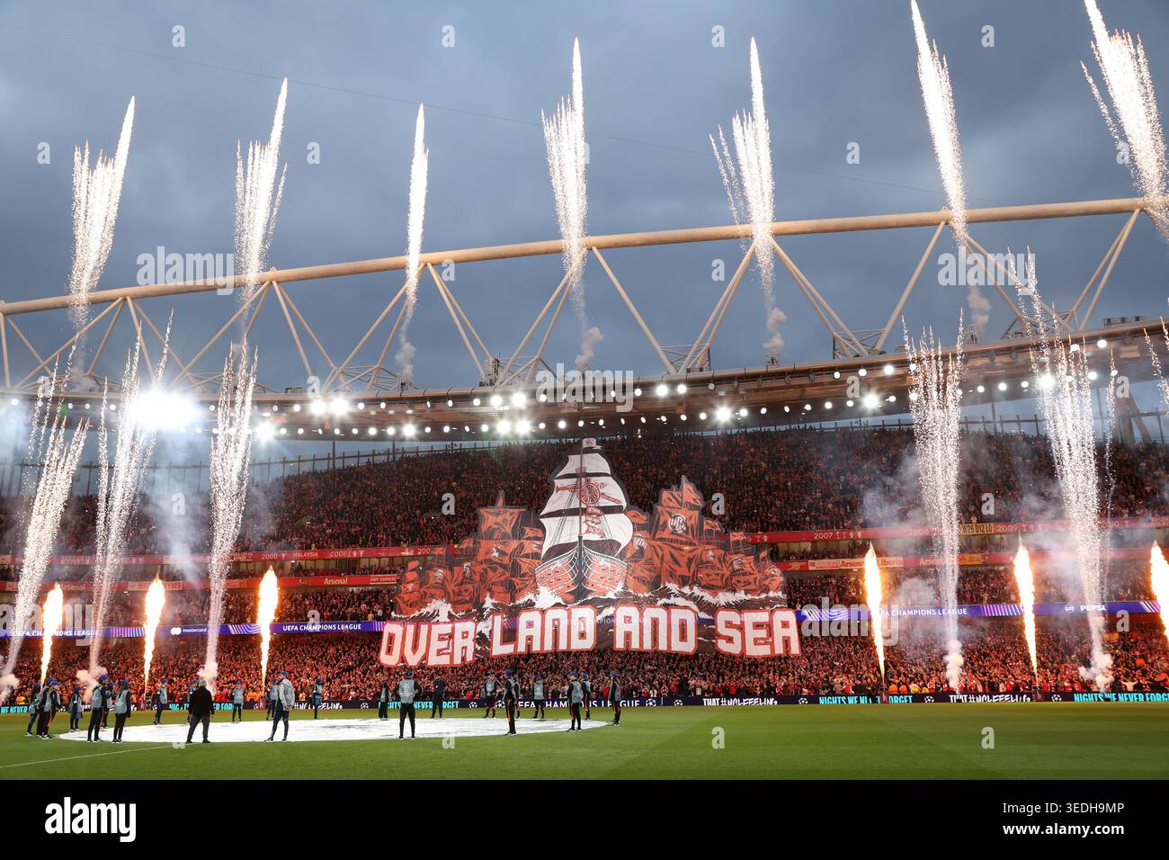 Arsenal champions league tifo hi-res stock photography and images - Alamy