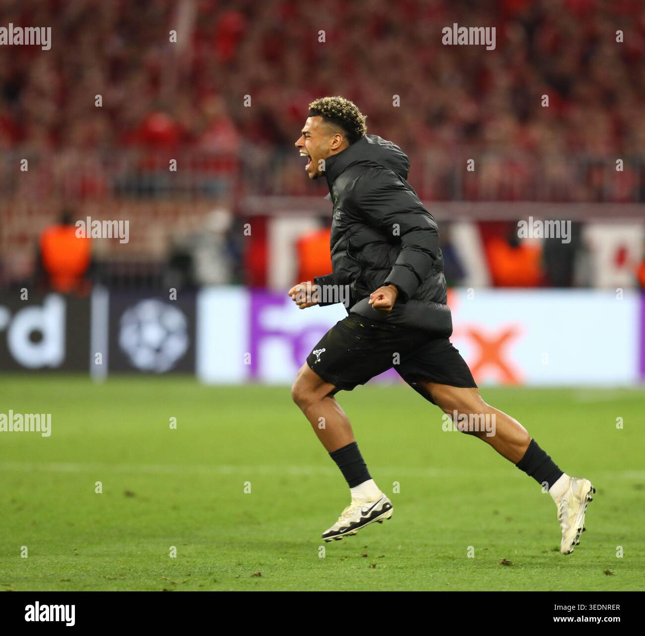 Psg bayern 1 2 hi-res stock photography and images - Alamy