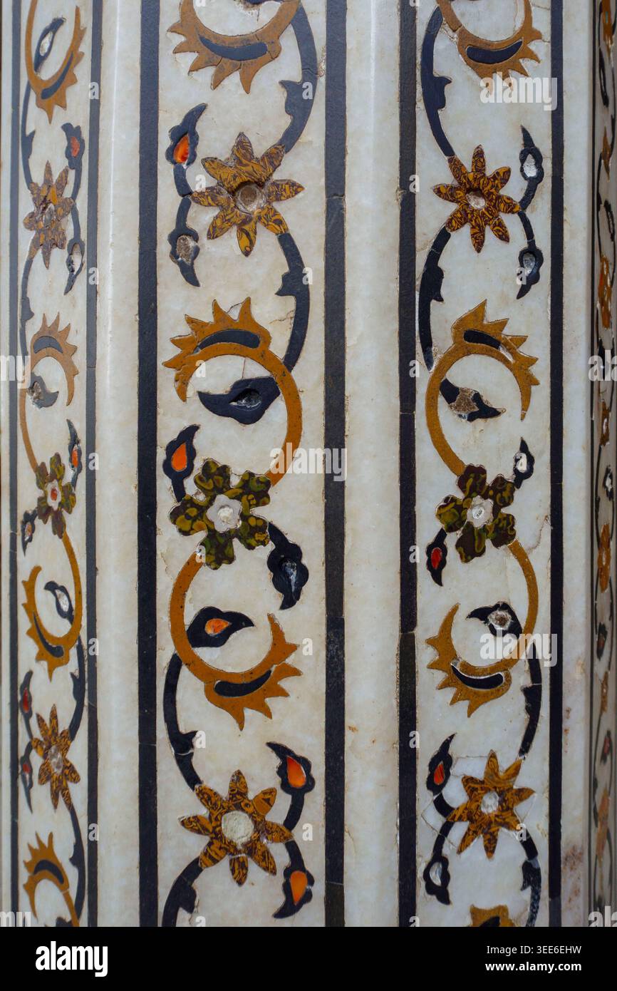 Floral motifs in orange hi-res stock photography and images - Alamy