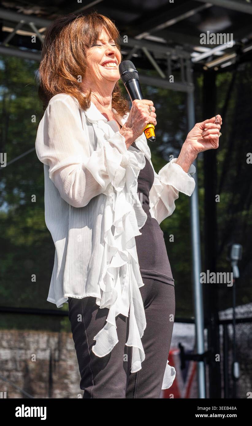 Vicki michelle hi-res stock photography and images - Alamy
