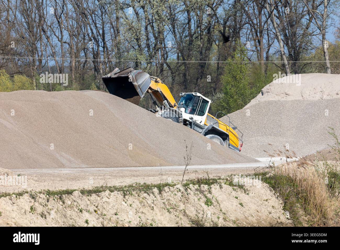 Wheel loader in a gravel pit in bavaria hi-res stock photography and ...