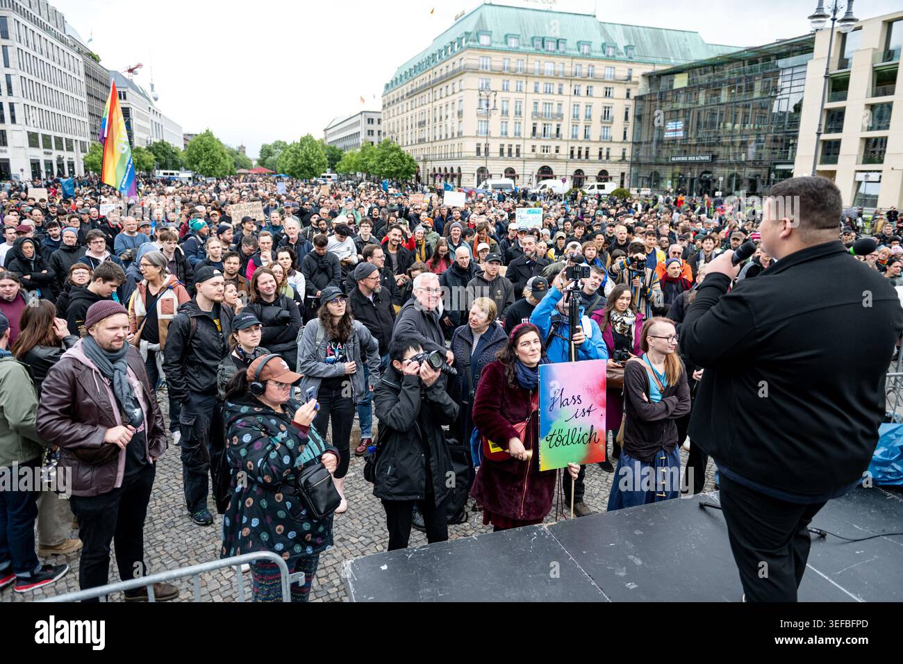 14 May 2026, Berlin: People take part in the "Men against violence ...