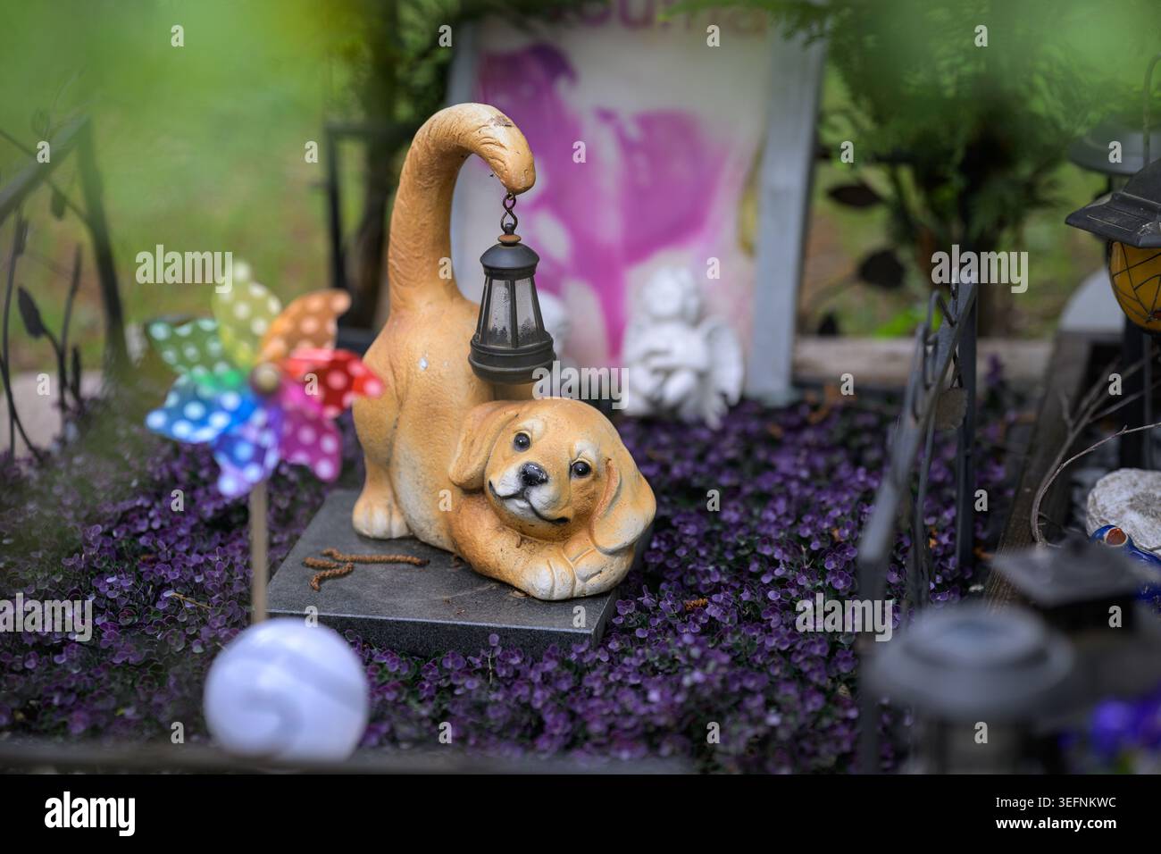 PRODUCTION - 15 May 2026, Hesse, Frankfurt/Main: A dog figurine and ...