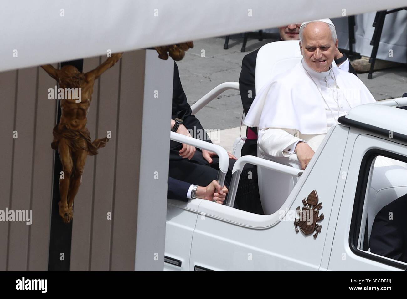 Pope leo xiv trump hi-res stock photography and images - Alamy