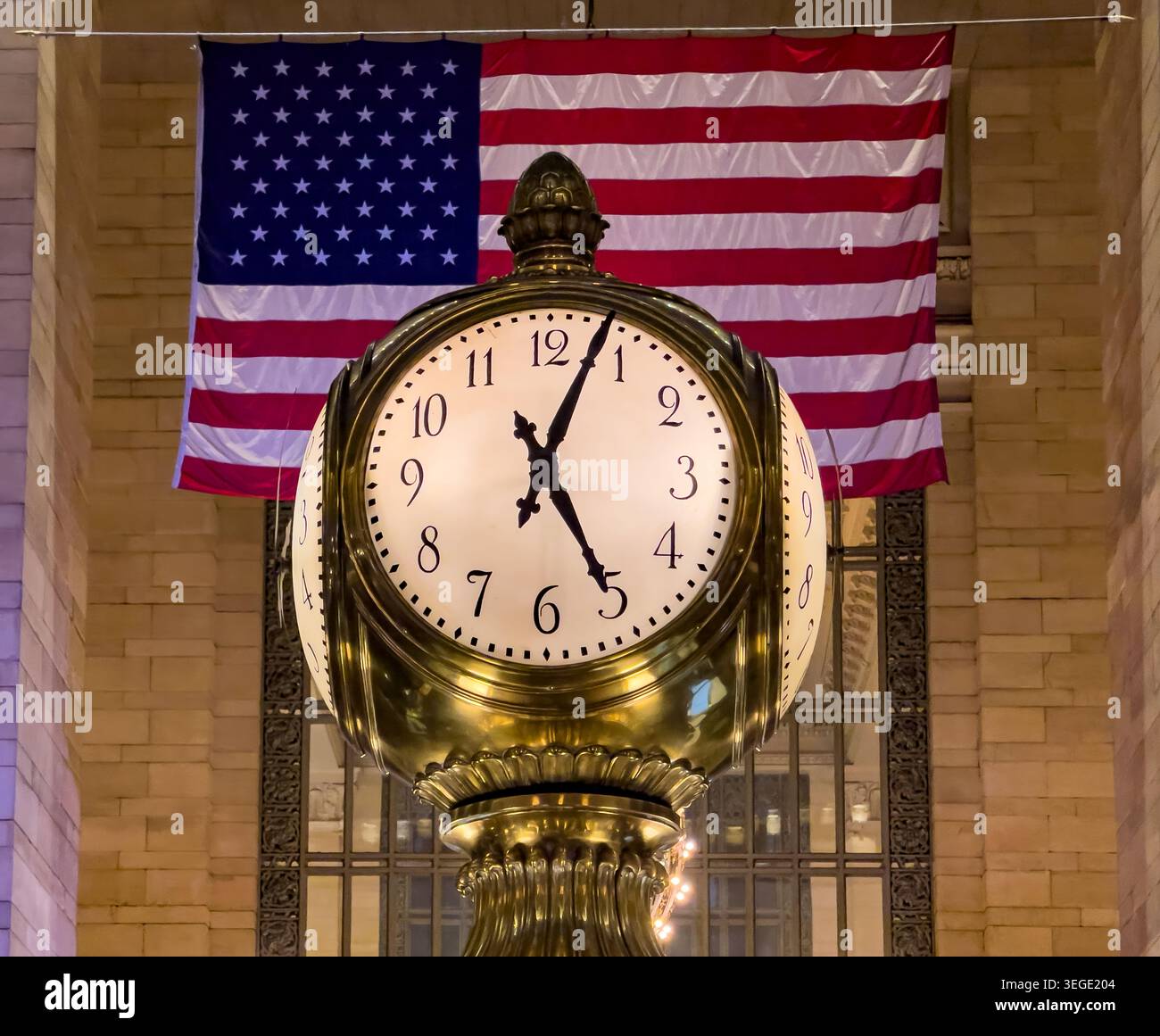 Four faced opal clock hi-res stock photography and images - Alamy