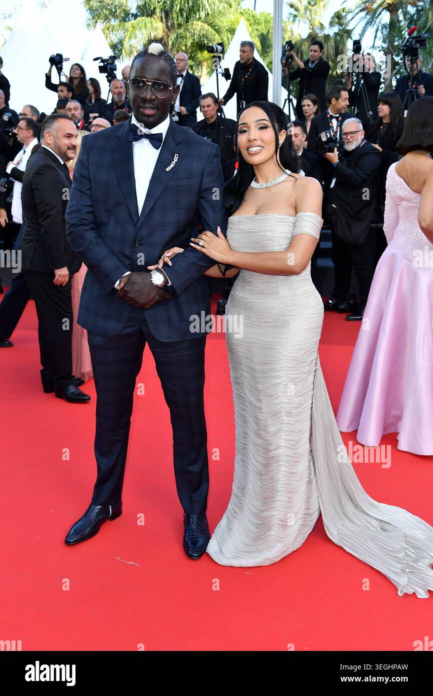 Mamadou Sakho und Majda Sakho bei der Amagra Navidad Premiere 19.05.26 ...