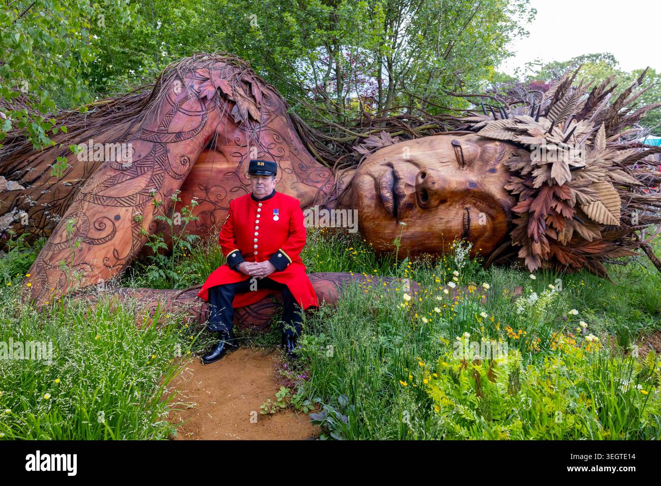 Chelsea pensioner sarah eberle garden chelsea hi-res stock photography ...