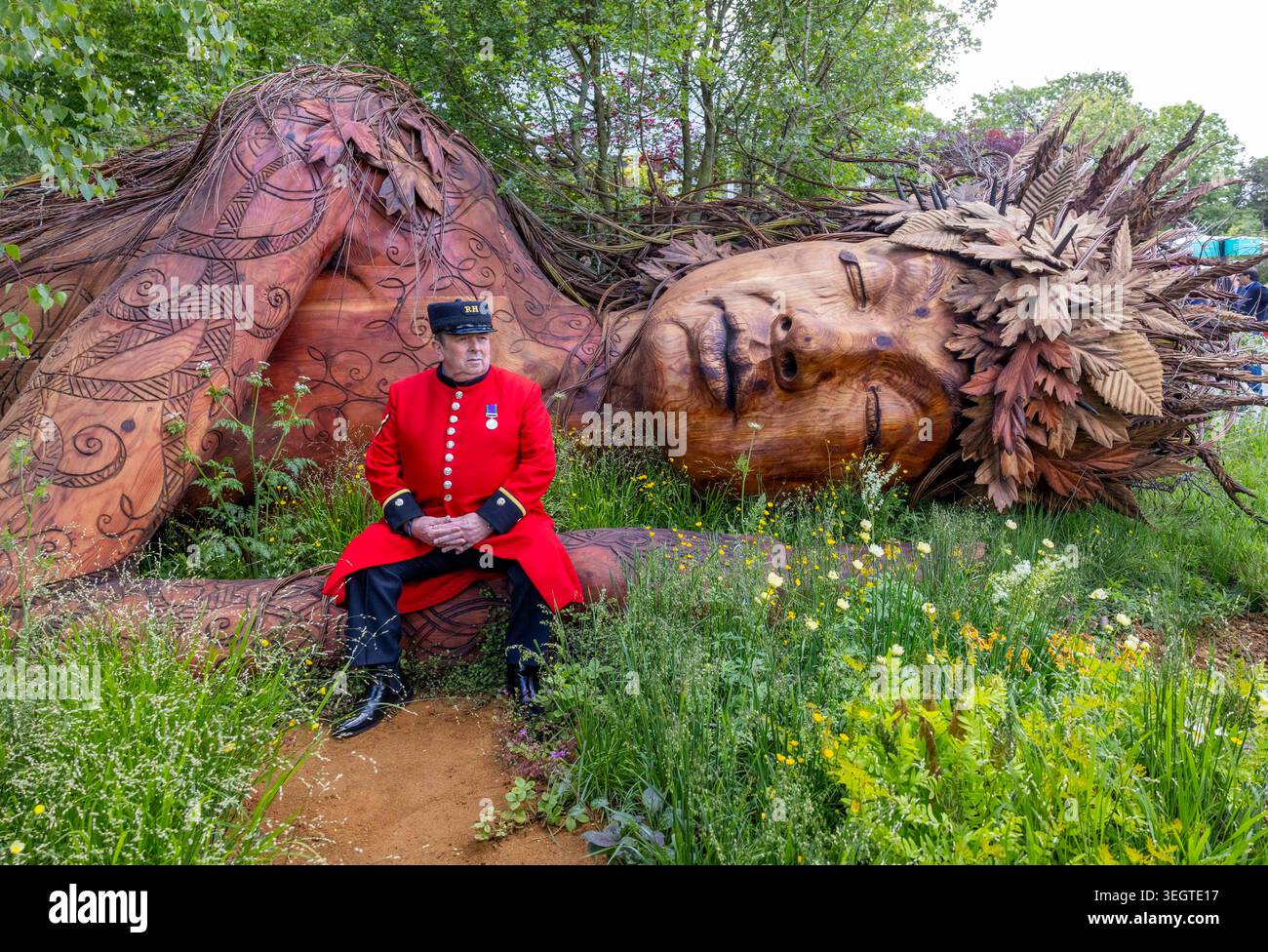 Chelsea pensioner sarah eberle garden chelsea hi-res stock photography ...