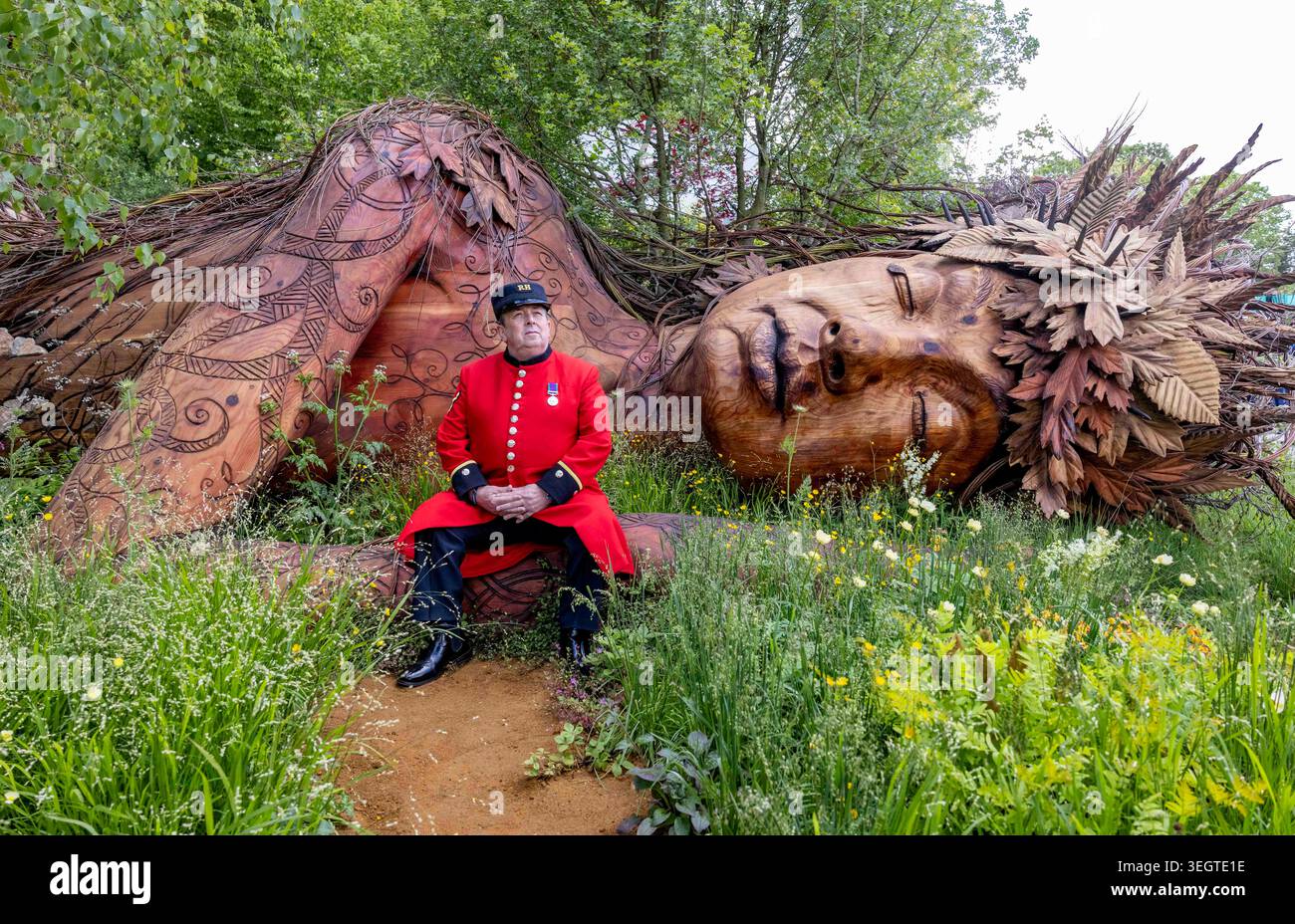 Chelsea pensioner sarah eberle garden chelsea hi-res stock photography ...