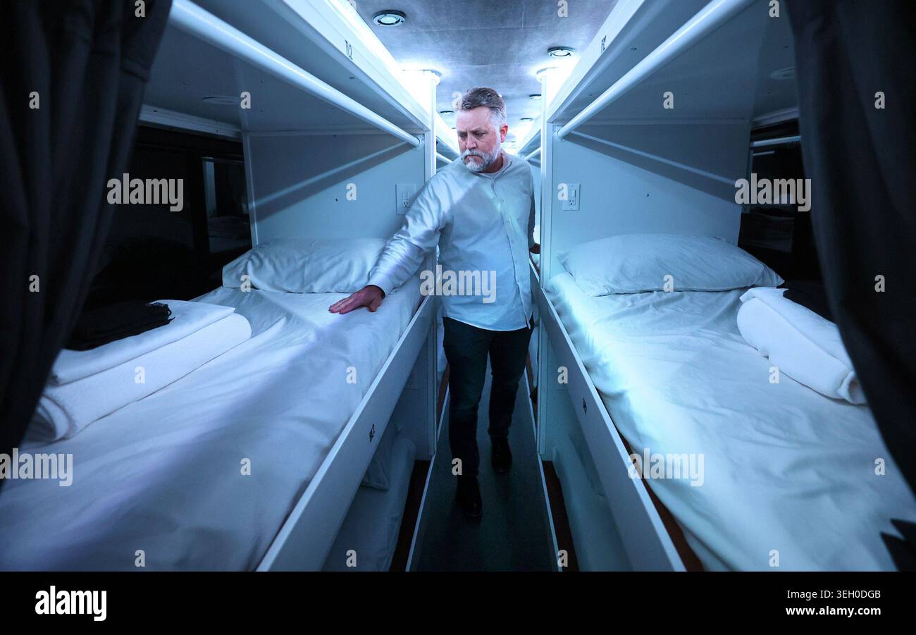 Orlando homeless buses hi-res stock photography and images - Alamy