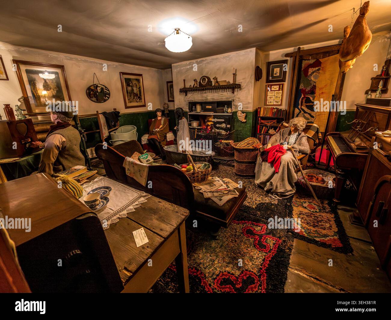 German and italian pow at eden camp hi-res stock photography and images ...