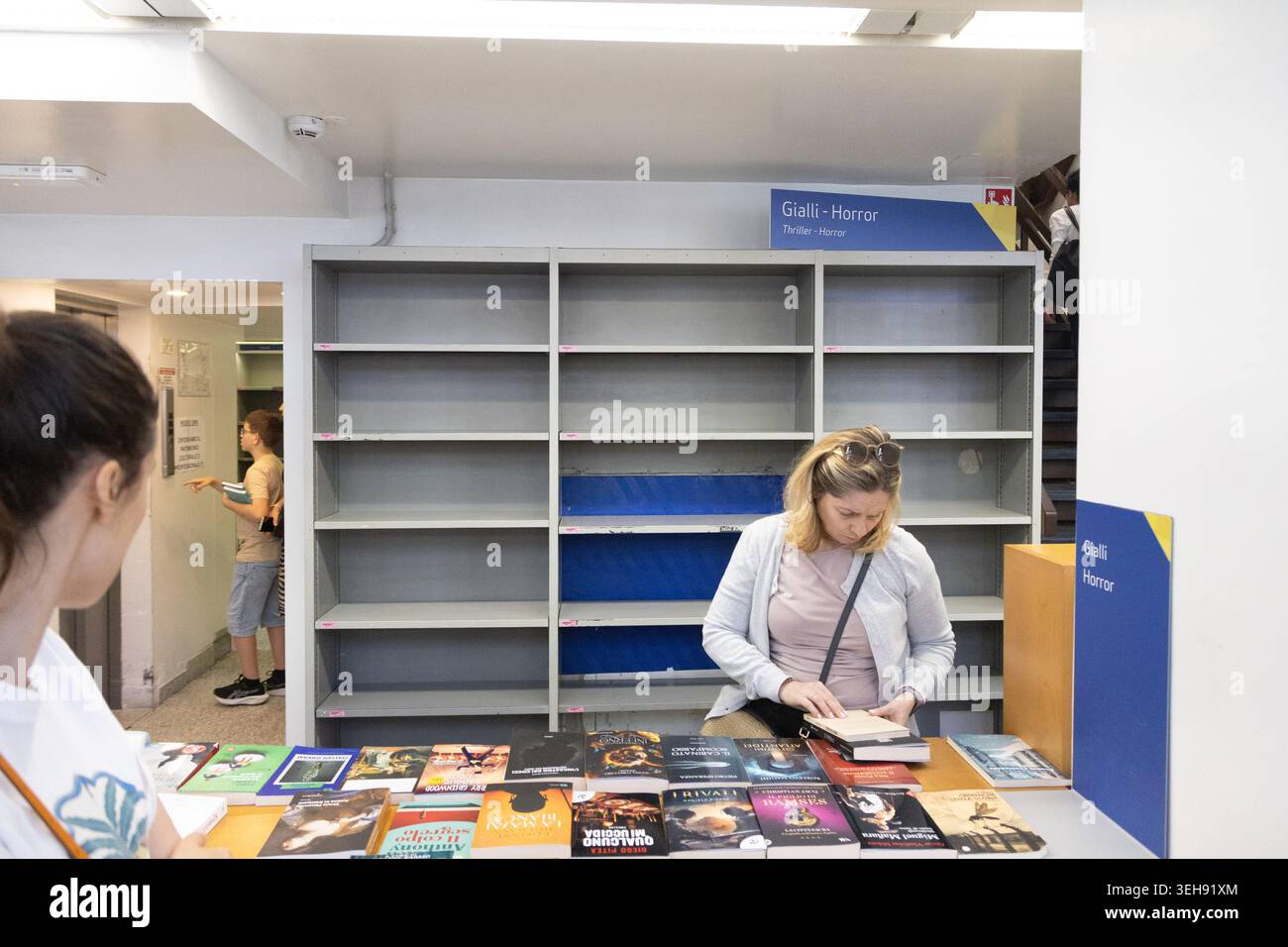 IPA84999237 - Milan, Libreria Hoepli, 5/23/2026, Flash-mob in front of ...