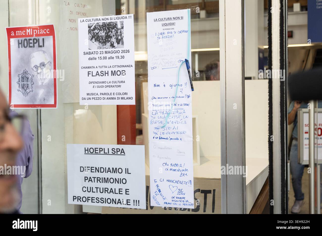 IPA84999218 - Milan, Libreria Hoepli, 5/23/2026, Flash-mob in front of ...