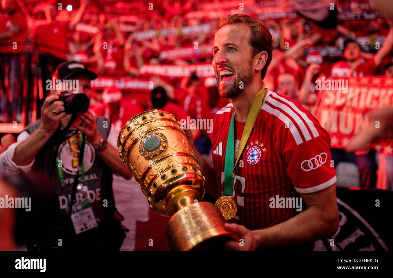 Berlin, Germany. 23rd Mai 2026. Jubel Harry Kane (FCB) mit Pokal Bayern ...