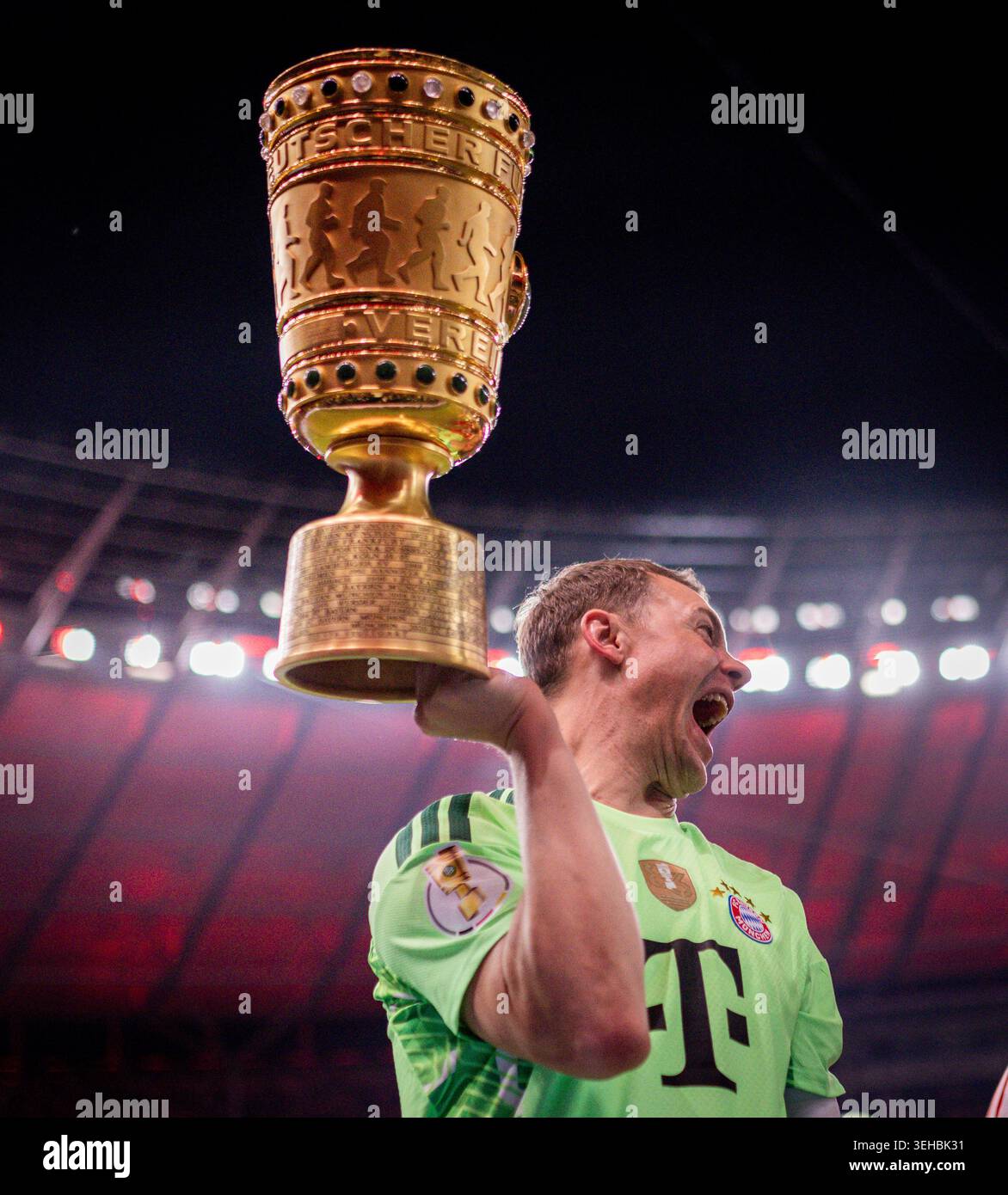 Berlin, Germany. 23rd Mai 2026. Jubel Manuel Neuer (FCB) mit Pokal ...