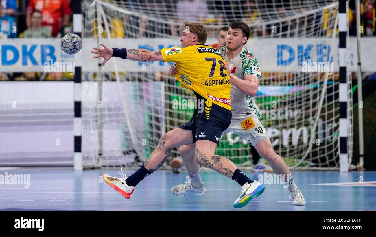 v.li.: Edwin Aspenbäck (RNL, 78), Elvar Örn Jonsson (SCM, 19 ...