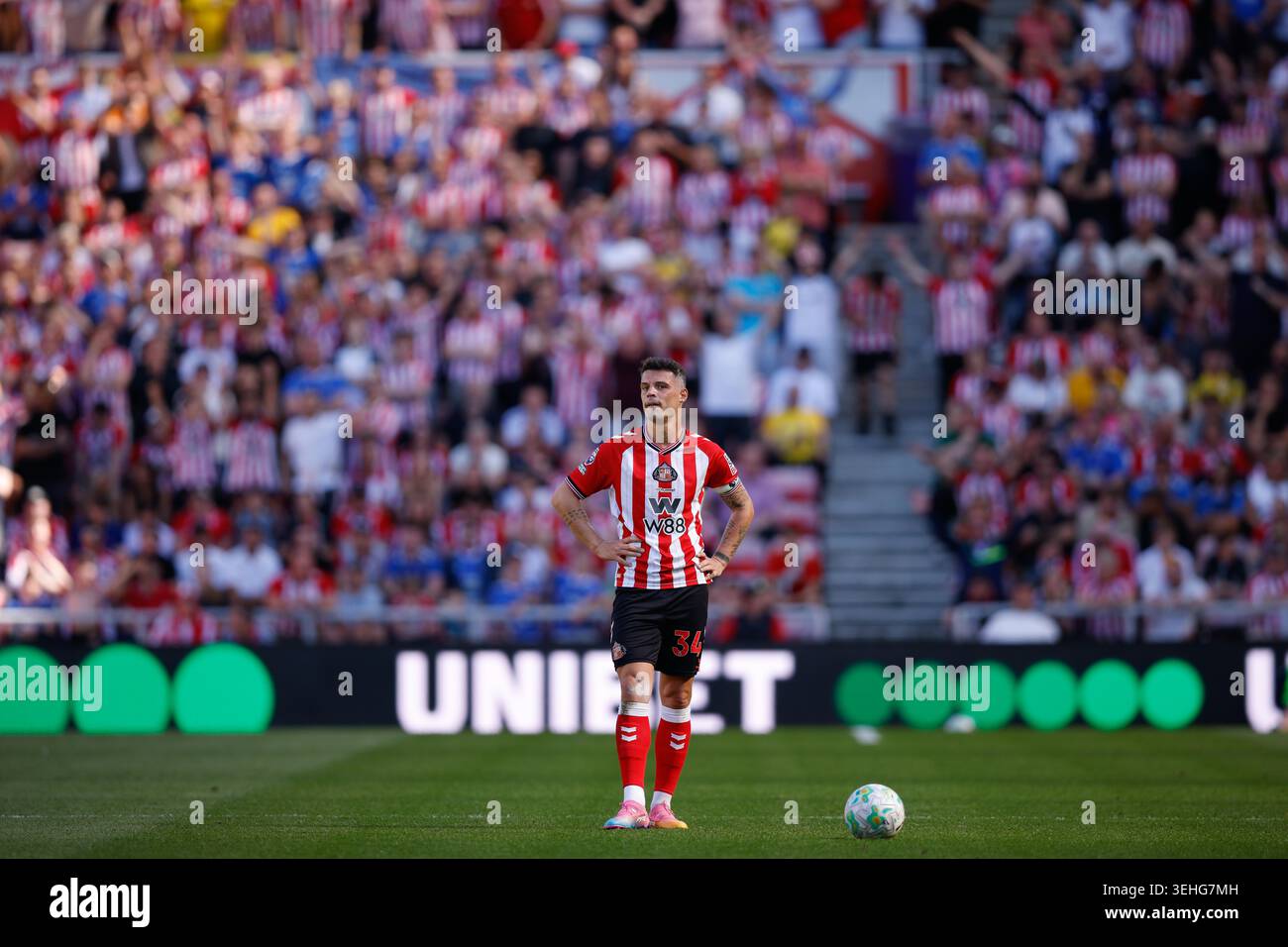 Granit Xhaka of Sunderland takes a free kick during the Sunderland v ...