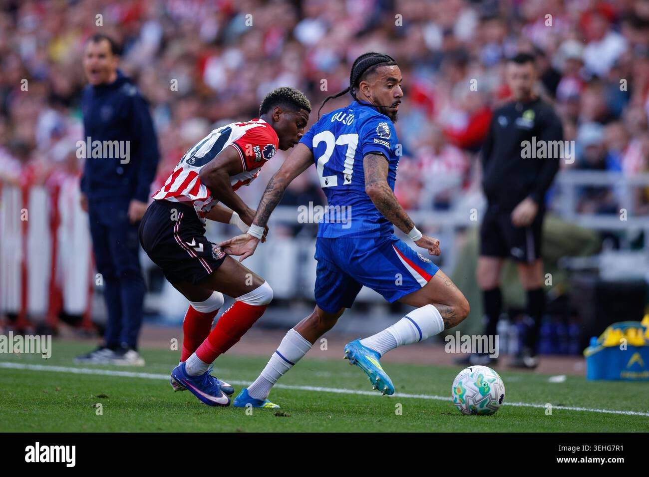 Malo Gusto of Chelsea turns Nilson Angulo of Sunderland during the ...