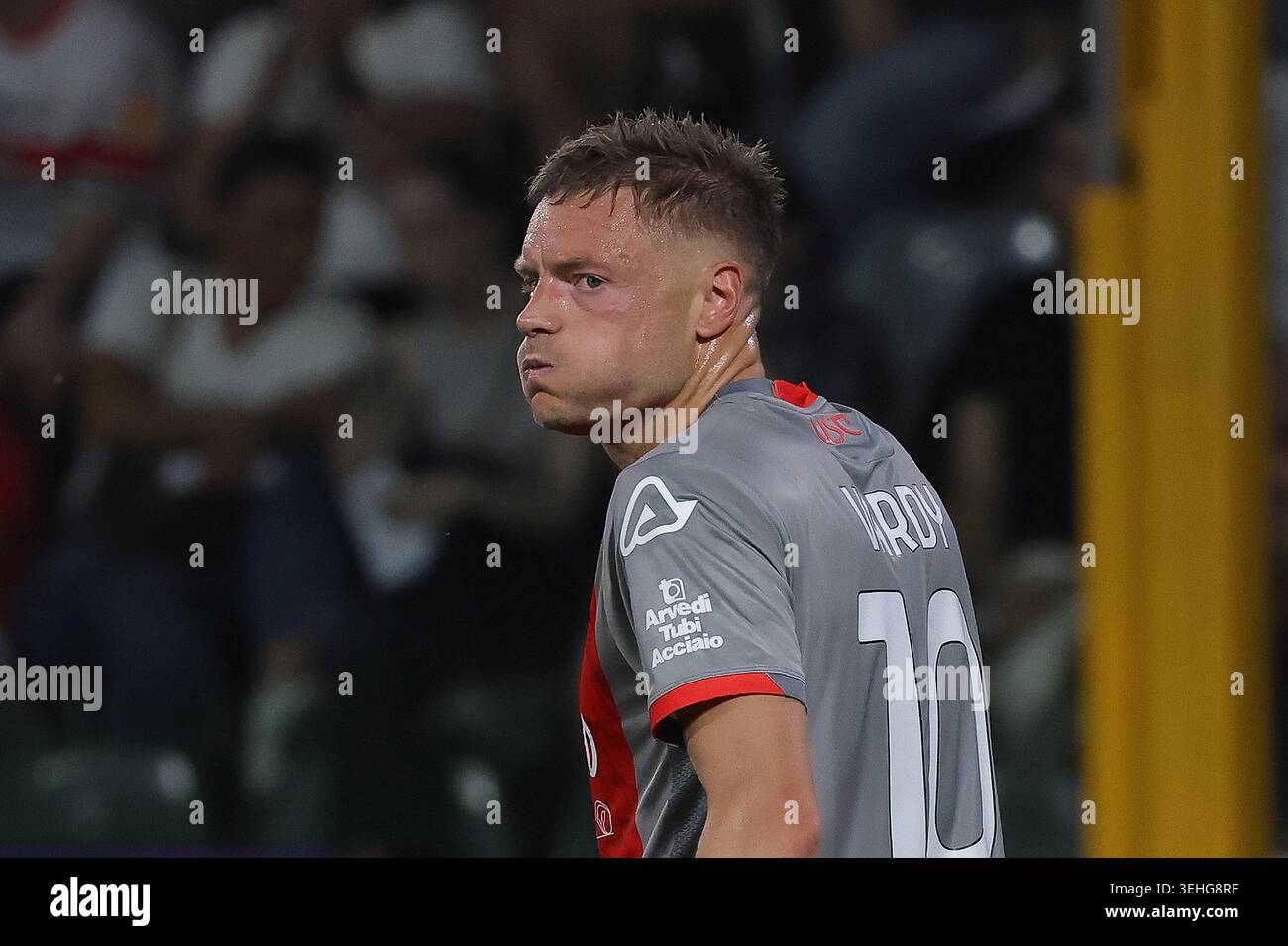 shows his dejection Cremonese's Jamie Vardy during the Serie A soccer ...