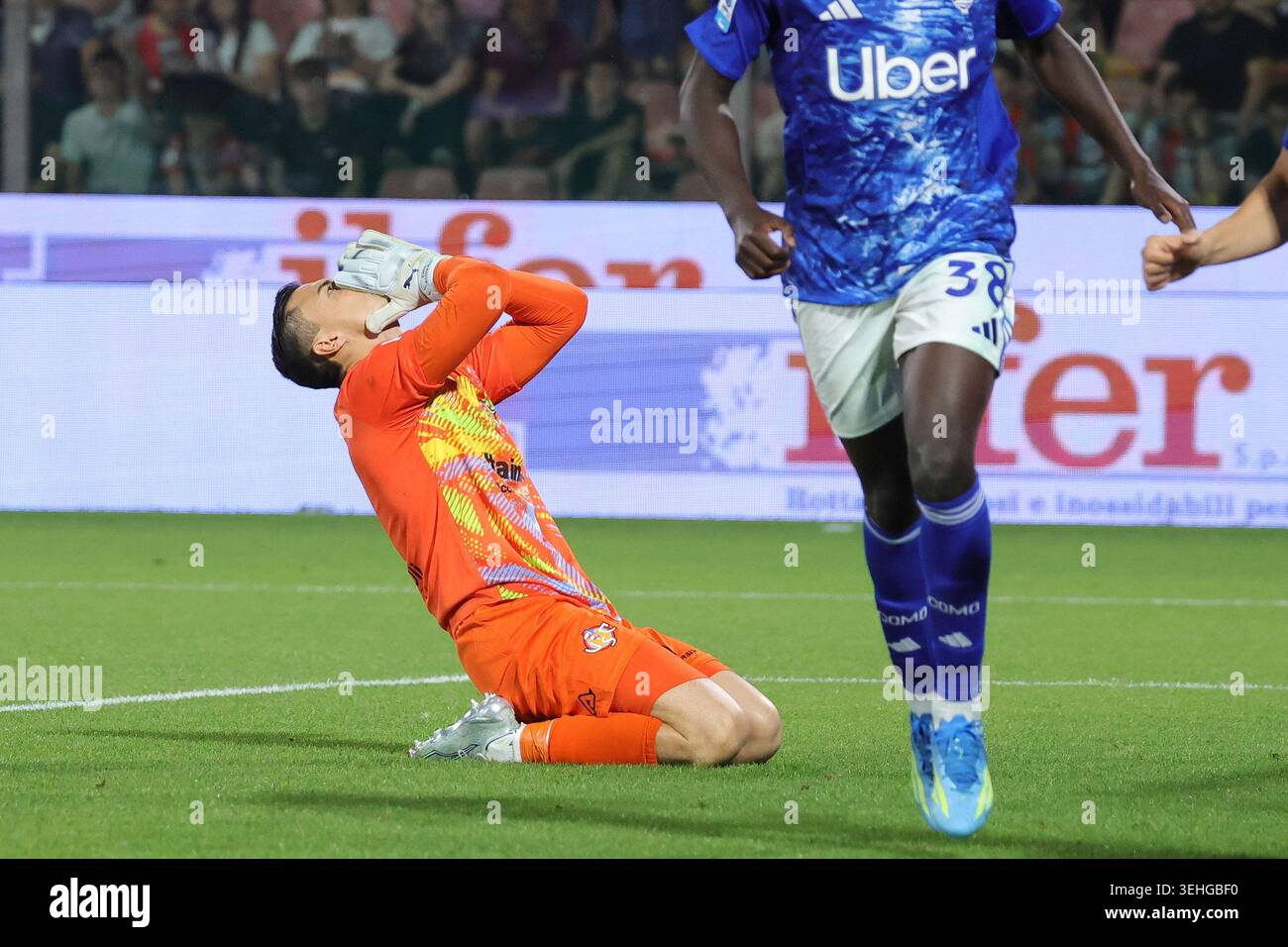 shows his dejection Cremonese's Emil Audero goal 0-2 during the Serie A ...