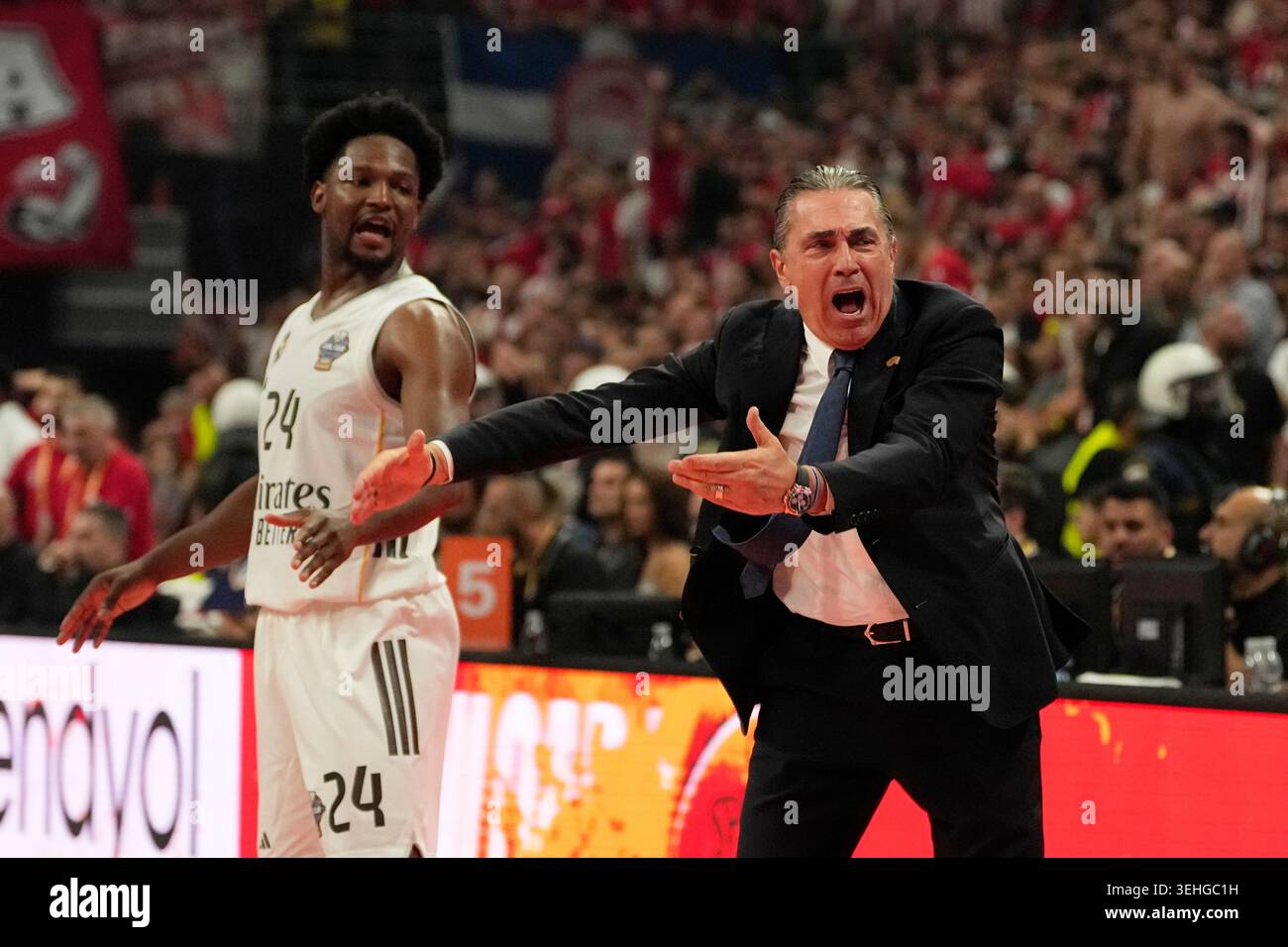 Real Madrid's head coach Sergio Scariolo reacts during the Euroleague ...