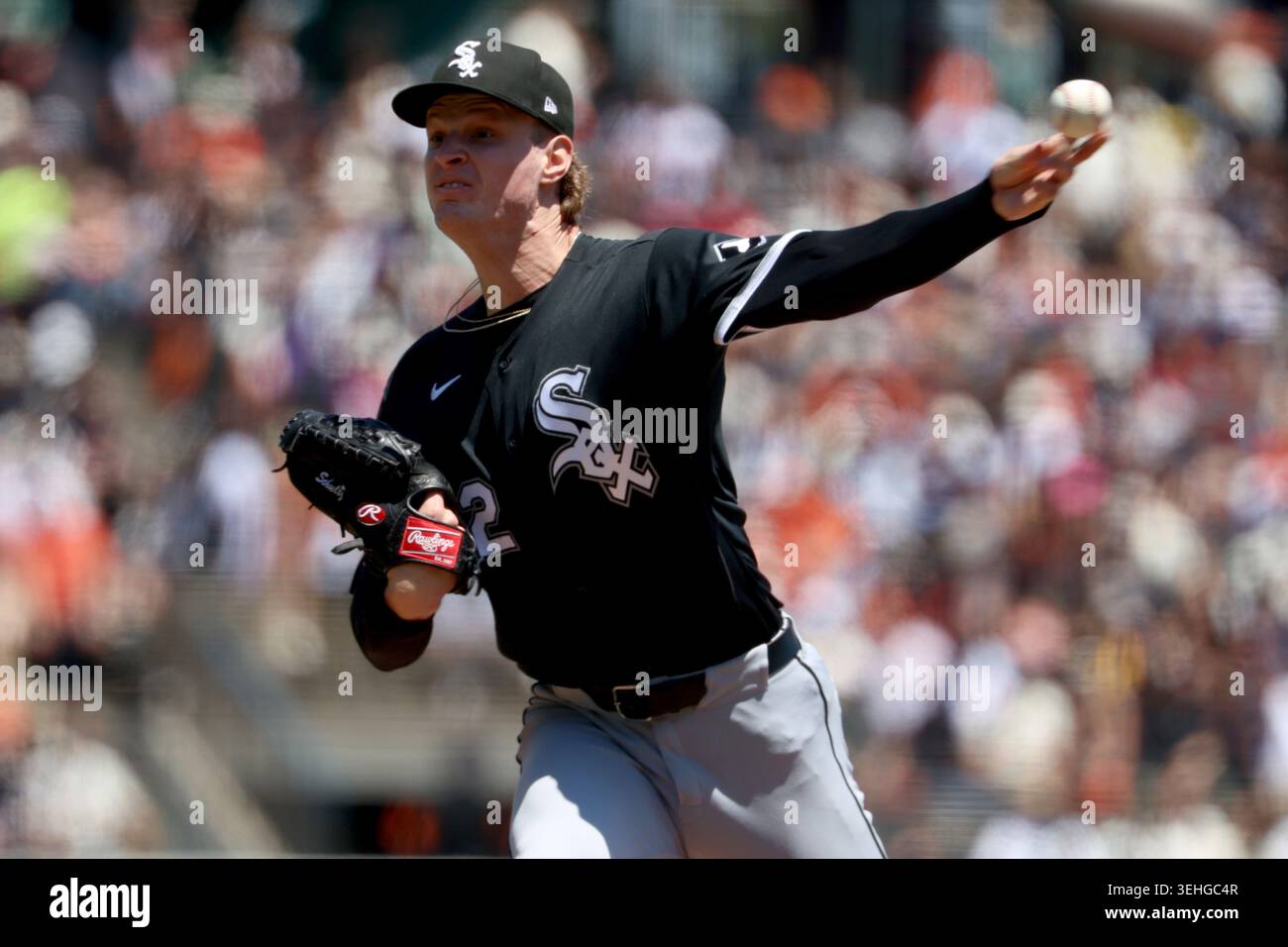 Chicago White Sox pitcher Noah Schultz throws during the first inning ...
