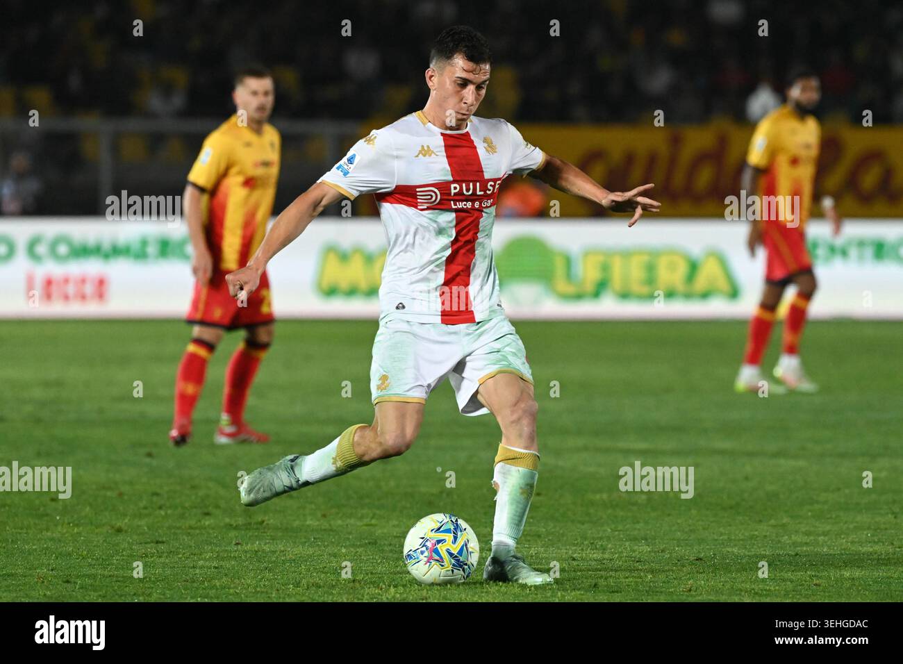 IPA85048575 - Patrizio Masini (Genoa CFC) in action during US Lecce vs ...