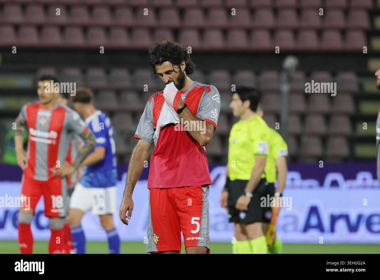 players of Cremonese show their dejection at the end of during the ...