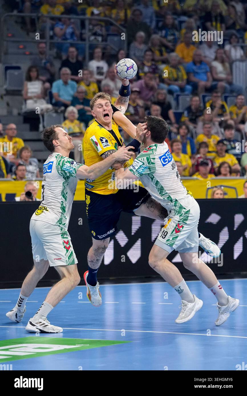 v.li.: Felix Claar (SCM, 7), Edwin Aspenbäck (RNL, 78), Elvar Örn ...