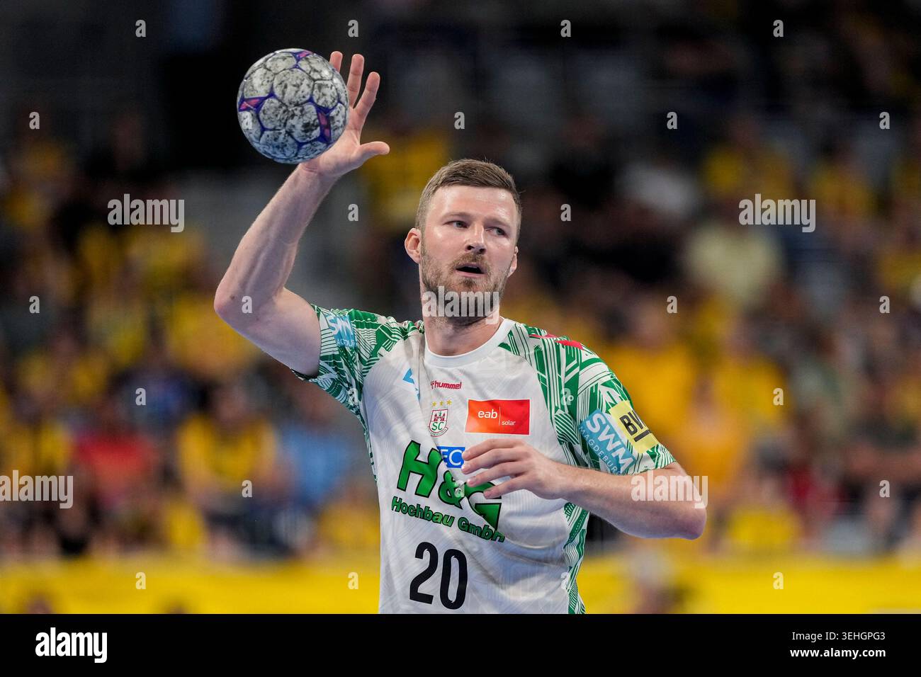 Philipp Weber (SCM, 20), with the ball, single image, individual photo ...