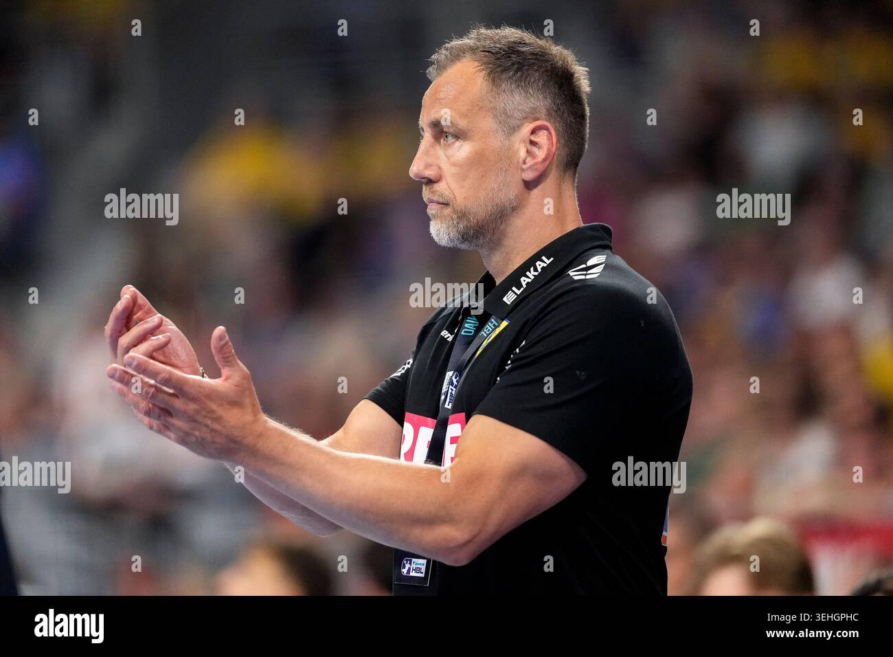 Maik Machulla (coach, head coach, RNL), gives instructions, gestures ...