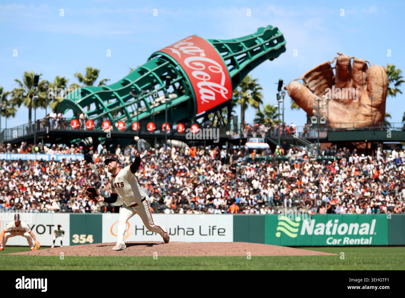 San Francisco Giants pitcher Matt Gage throws against the Chicago White ...
