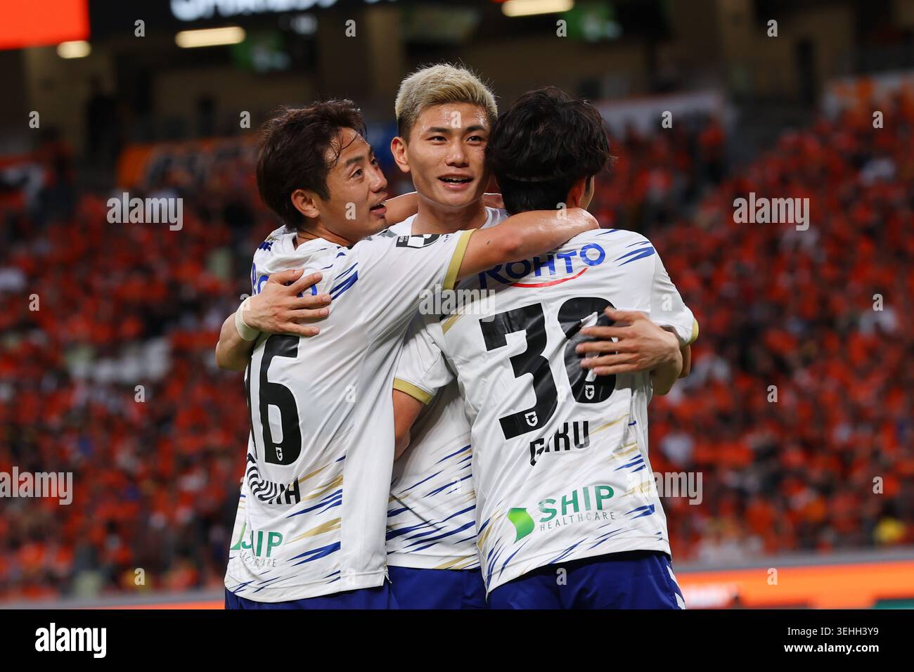 (L-R) Tokuma Suzuki, Harumi Minamino, Gaku Nawata (Gamba), MAY 24, 2026 ...