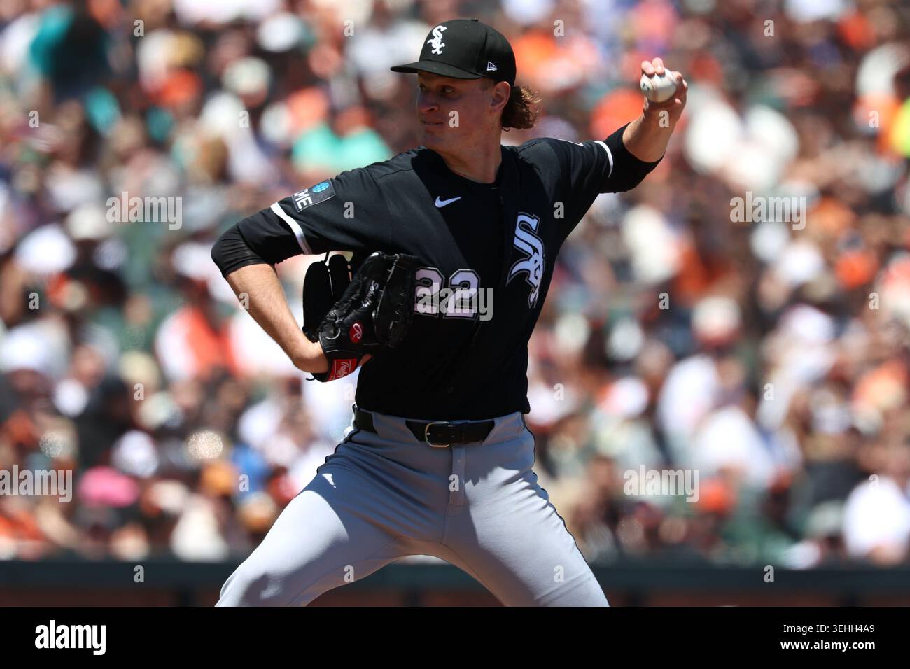 Chicago White Sox pitcher Noah Schultz throws during a baseball game ...