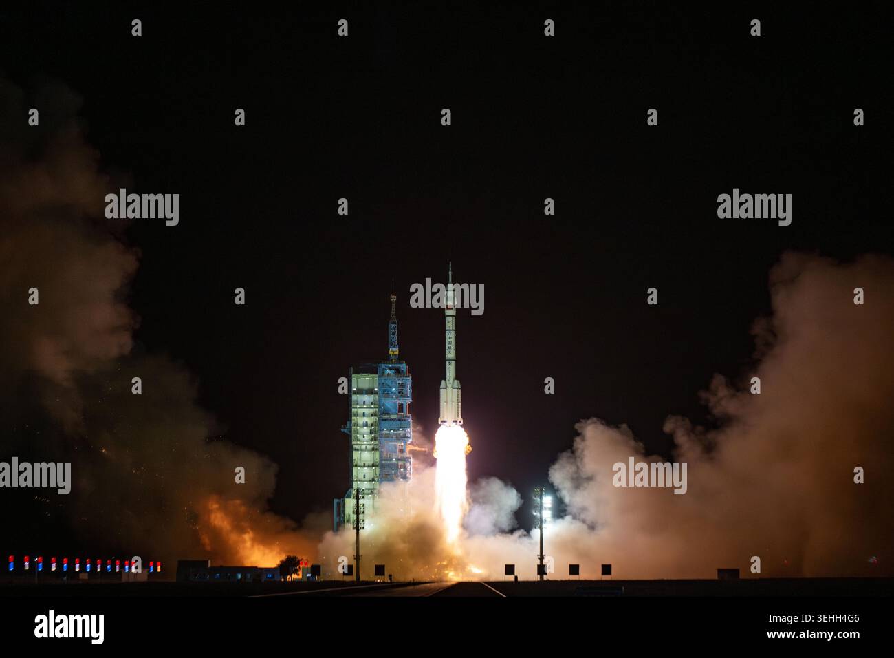 A Long March-2F carrier rocket carrying the Shenzhou-23 manned ...