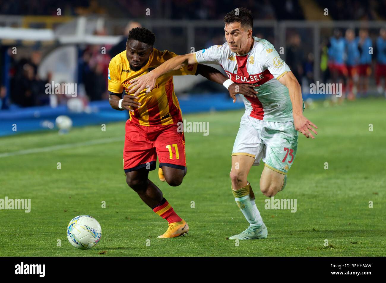 IPA85054019 - Konan N'Dri of US Lecce in action against Patrizio Masini ...